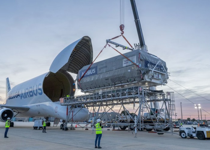 Airbus' Huge Beluga Flies Satellite Across The Atlantic Ocean ...